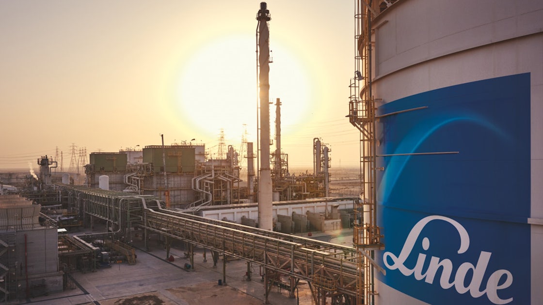 Using a comprehensive digital twin to enhance the security and safety of new industrial plants