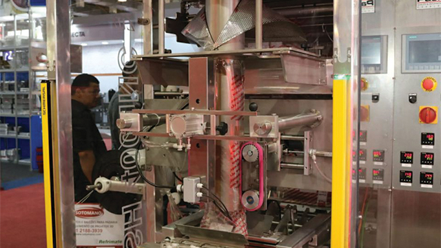 Leveraging real-time machine monitoring to streamline packing solutions