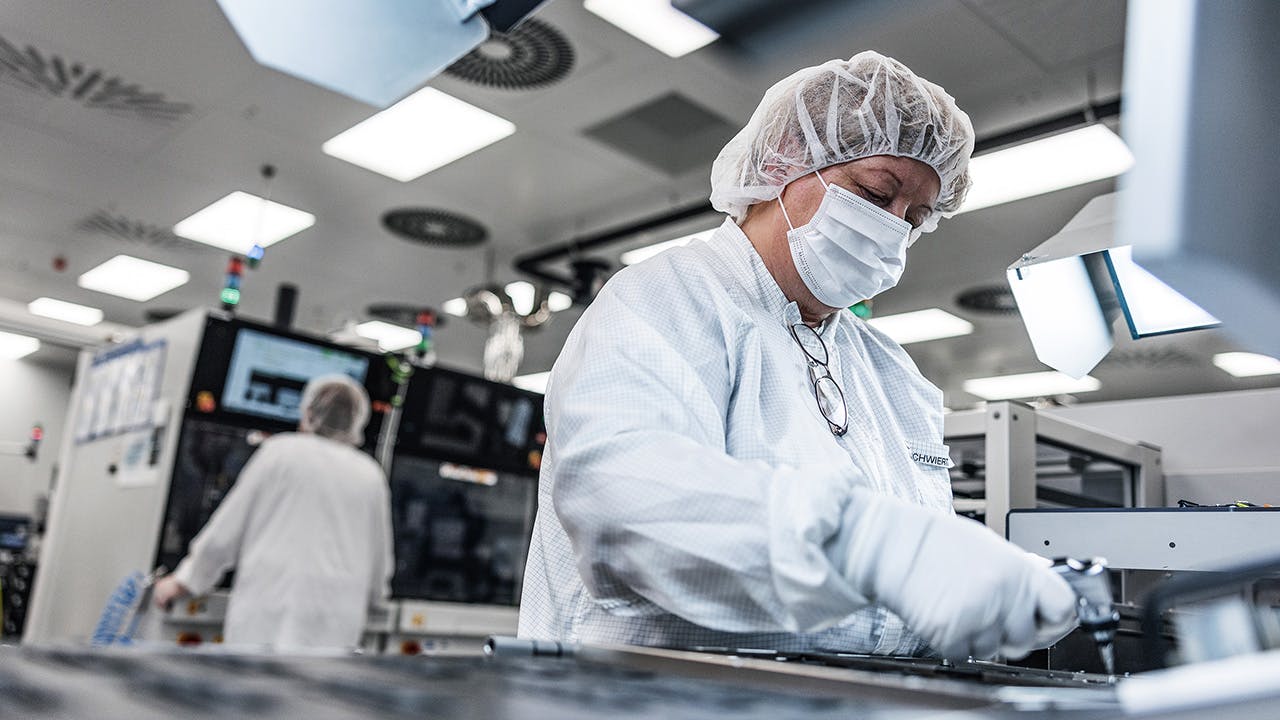 Semiconductor Lifecycle Management: Boost Digitalization | Siemens Software Semiconductor Lifecycle Management: Boost Digitalization | Siemens Software