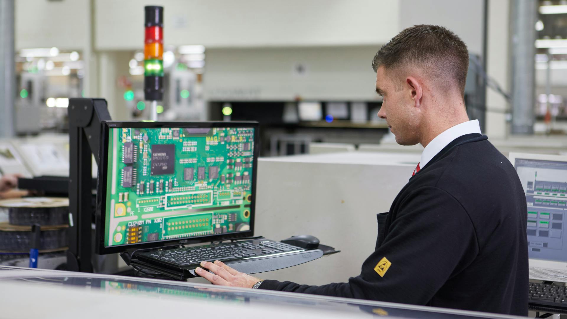 Faster manufacturing quality inspections using AI | Siemens Software